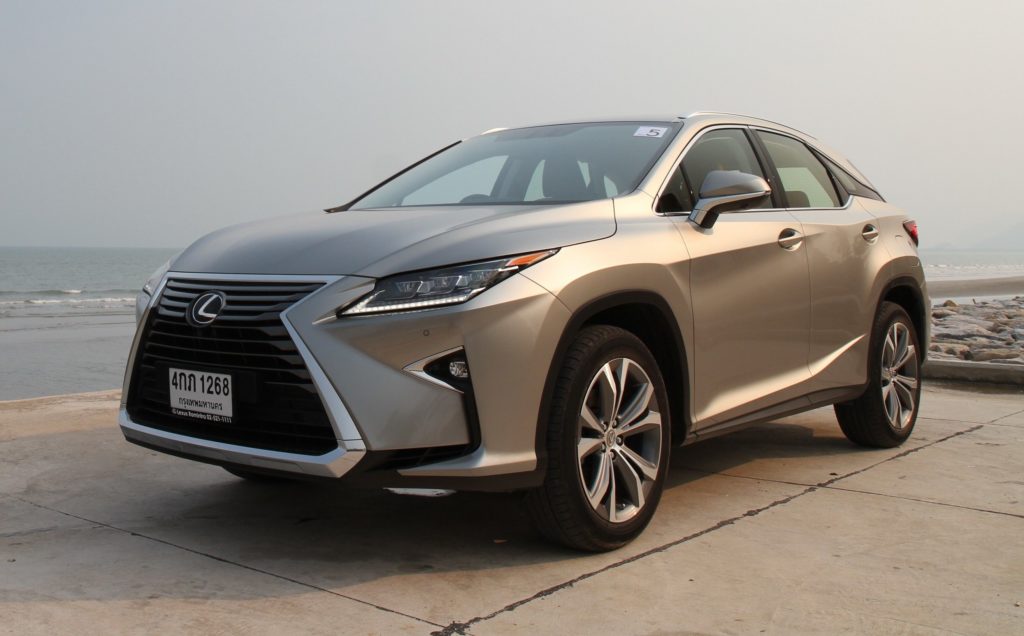 เลกซัส RX 200t ครอสโอเวอร์หรูยอดนิยม