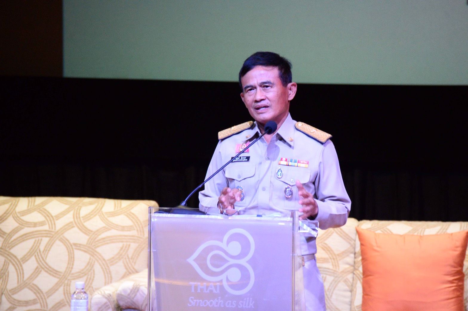 "บิ๊กต๊อก" เผย มท.เช็กรายชื่อ อปท.เอี่ยวทุจริตกว่า 70 ราย ส่ง ศอตช ...