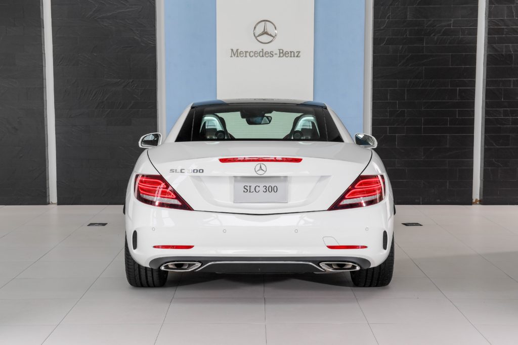 SLC 300 AMG โรดสเตอร์กระชากวัย