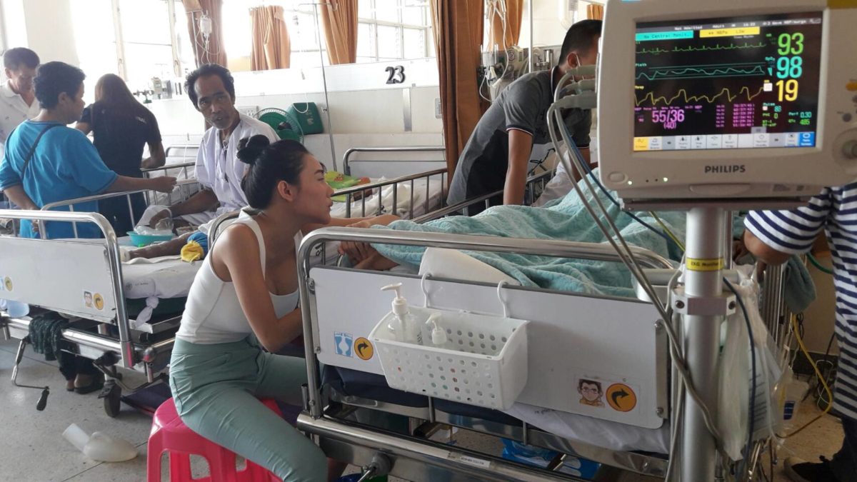 'เอ็มมี่ แม็กซิม' ร่ำไห้ซบแทบเท้าพ่อป่วยมะเร็งระยะสุดท้าย ใช้สิทธิ์ 30 ...