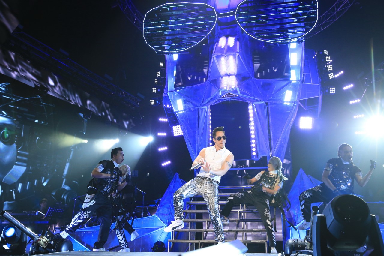 แดนซ์ลืมโลก ฟินจิกขา กับคอนเสิร์ต J-DNA สุดประทับใจ