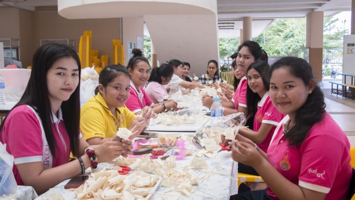 มทร.ศรีวิชัย เชิญชวนผู้สนใจร่วมประดิษฐ์ดอกไม้จันทน์