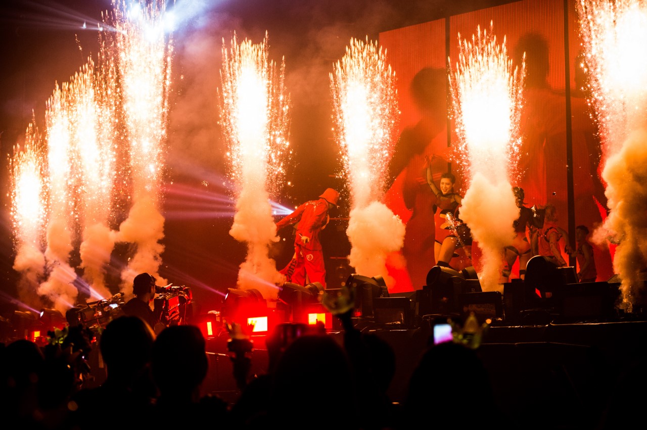 ให้จังหวะและภาพแทนล้านคำพูด... G-Dragon 2017 concert: ACT III, M.O.T.T.E