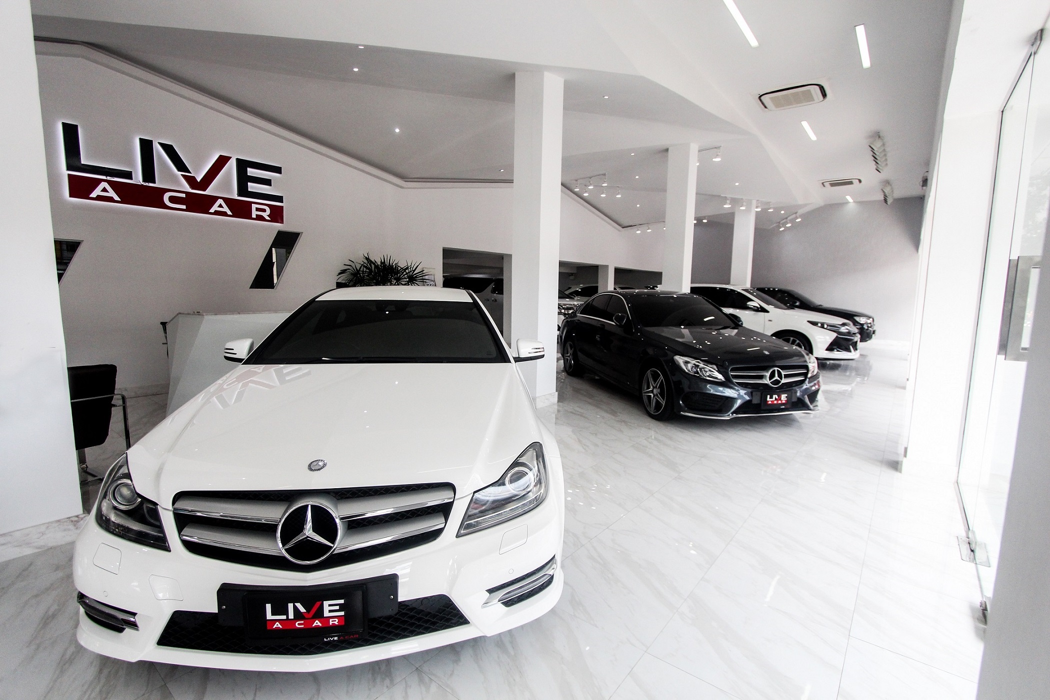 “Live A Car”สวรรค์ของคนรักรถ ดูแลระดับพรีเมี่ยม