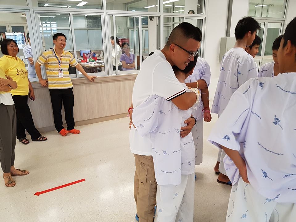 สุดอบอุ่น! 'หมอภาคย์' เผยความประทับใจ 'ทีมหมูป่า' เชื่อมั่นเด็กๆเติบโต ...