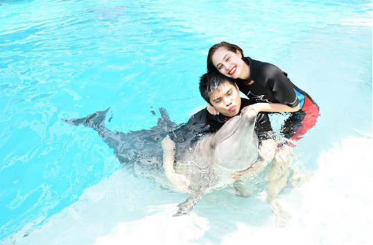 ภาพเดียวตอบทุกสิ่ง ดูรูปคู่ใกล้ชิด 'ขวัญ-ไฮโซแพทริค'