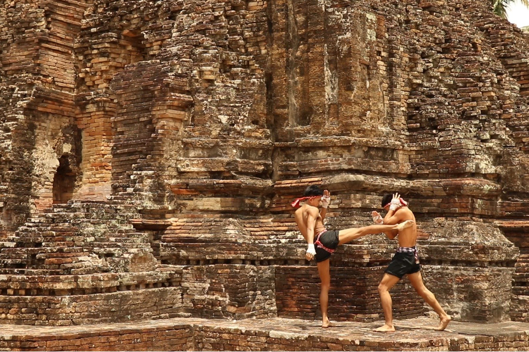 ศูนย์การค้าเซ็นทรัลพลาซา สุราษฎร์ธานี ขอเชิญร่วมงาน THE LEGEND OF ...