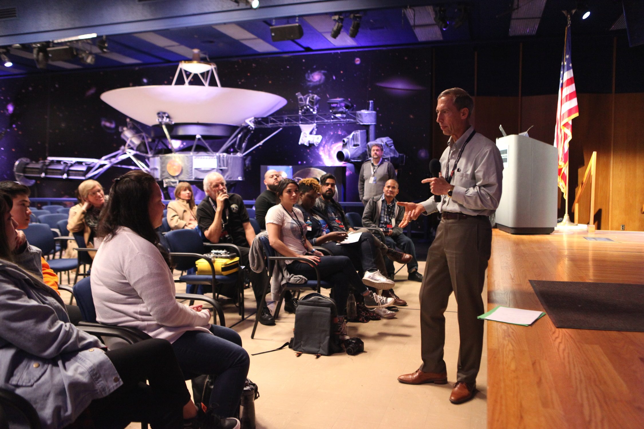 "นิน่า-หทัยชนก" สาวไทยหนึ่งเดียวในอีเวนต์นาซา พาท่องโรงประกอบยาน "มาร์ส ...