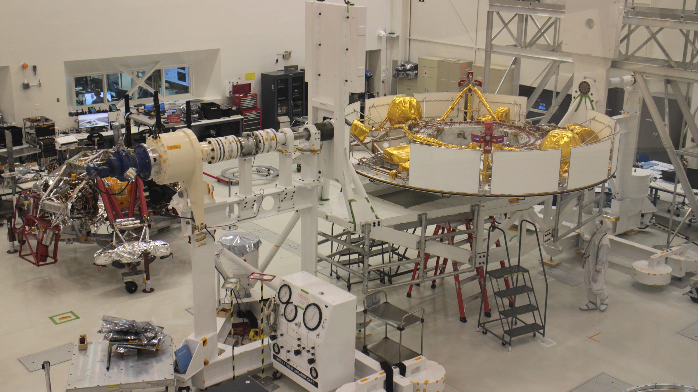 "นิน่า-หทัยชนก" สาวไทยหนึ่งเดียวในอีเวนต์นาซา พาท่องโรงประกอบยาน "มาร์ส ...