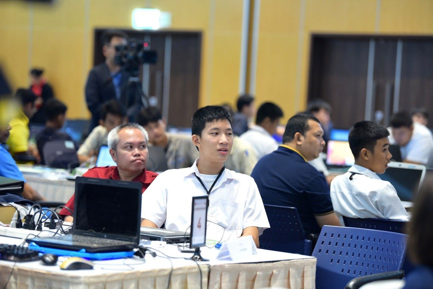 สวทช. อว. ร่วมกับ สอศ. ศธ. จัดแข่งขัน “R Cheewa Hackathon 2019” เฟ้นหานักศึกษาอาชีวศึกษาสู่การ ...