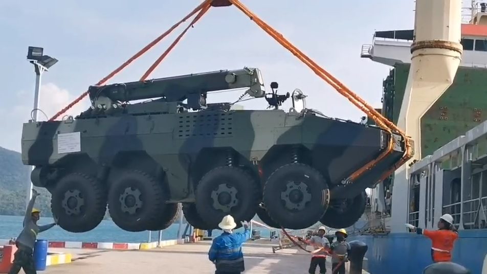 ถึงไทยแล้ว 'รถเกราะ VN1' 38 คัน - 'รถถังVT-4' 11 คัน