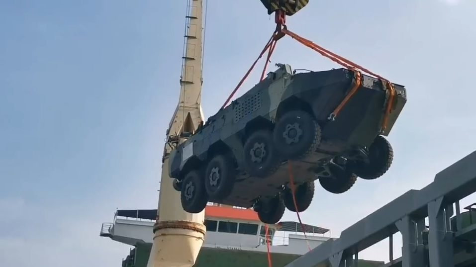 ถึงไทยแล้ว 'รถเกราะ VN1' 38 คัน - 'รถถังVT-4' 11 คัน