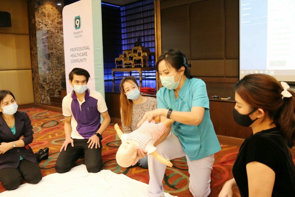 รู้วิธี CPR การช่วยชีวิตเบื้องต้น ทั้งผู้ใหญ่ และเด็ก ลดการเสียชีวิตได้