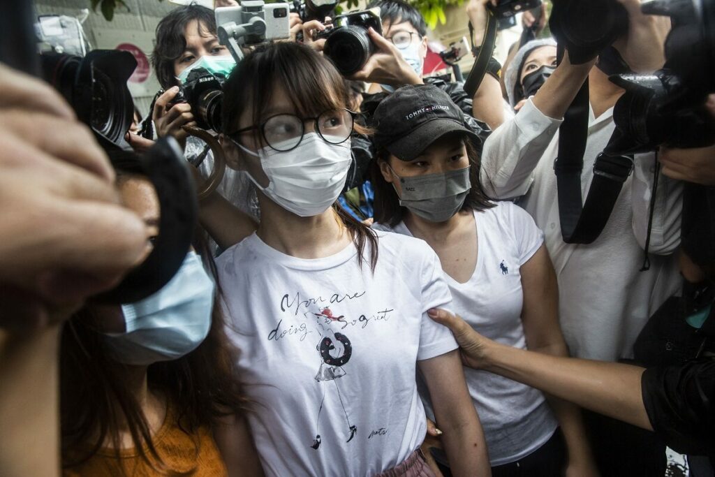 แอกเนส โจว นักเคลื่อนไหวเพื่อ ปชต.ฮ่องกง พ้นโทษแล้ว หลังจำคุก 7 เดือน