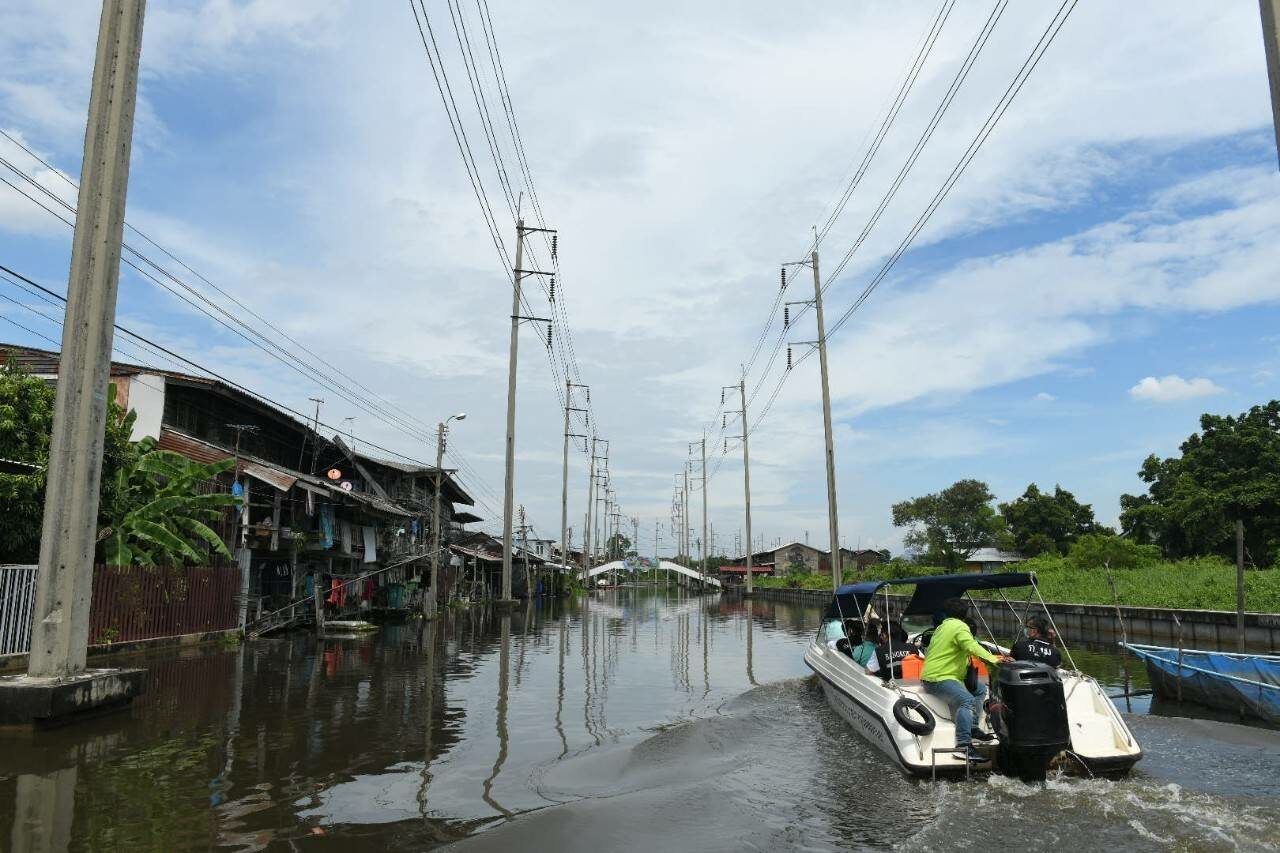 ผู้ว่าฯอัศวิน ลงพื้นที่ติดตามแก้น้ำท่วมลาดกระบัง หากฝนไม่หนัก คาดเข้า ...