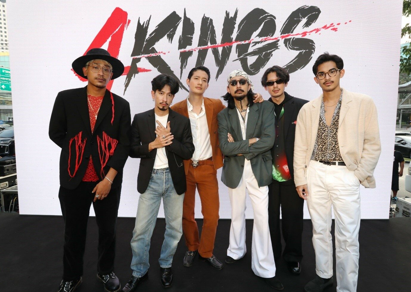 เนรมิตรหนัง ฟิล์ม เปิดตัวรอบปฐมทัศน์ ภาพยนตร์เรื่อง 4KINGS