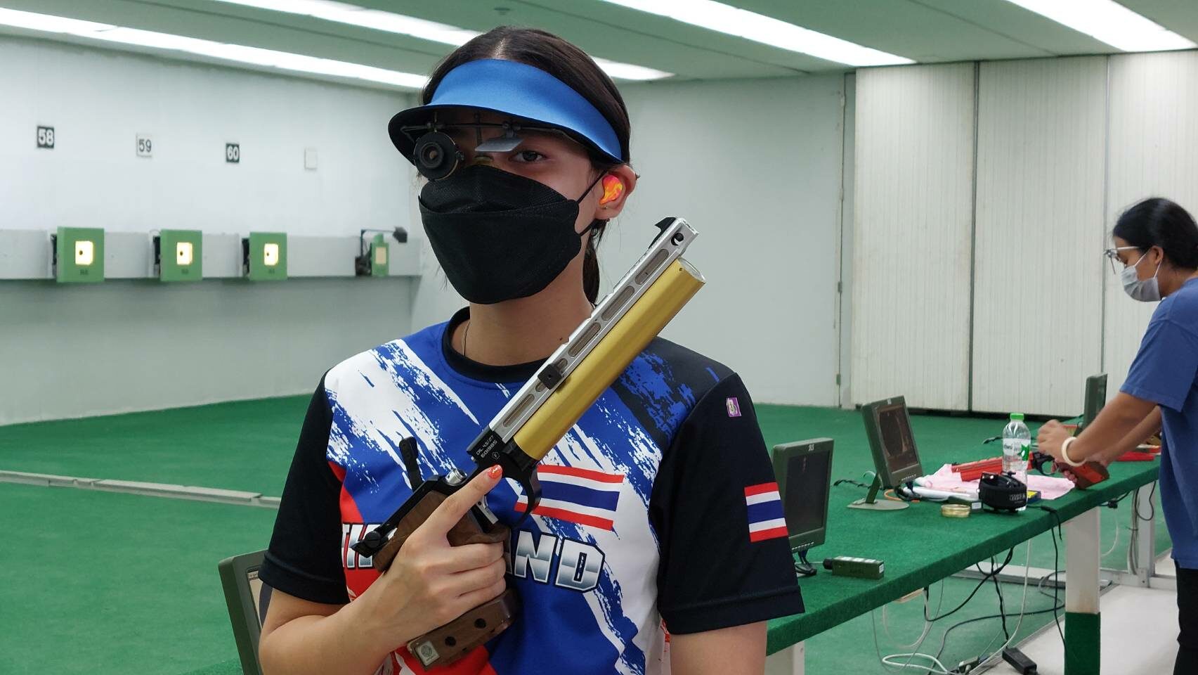 Firing a gun to send 35 Young Tur refining the trigger to fight the ...