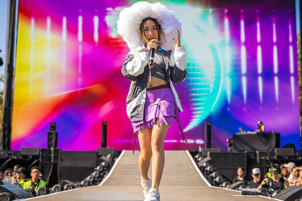 เสียงกรี๊ดดังสนั่น 4 ศิลปินไทย 'มิลลิ-ภูมิ-บิวกิ้น-พีพี' อวดความสามารถ ...