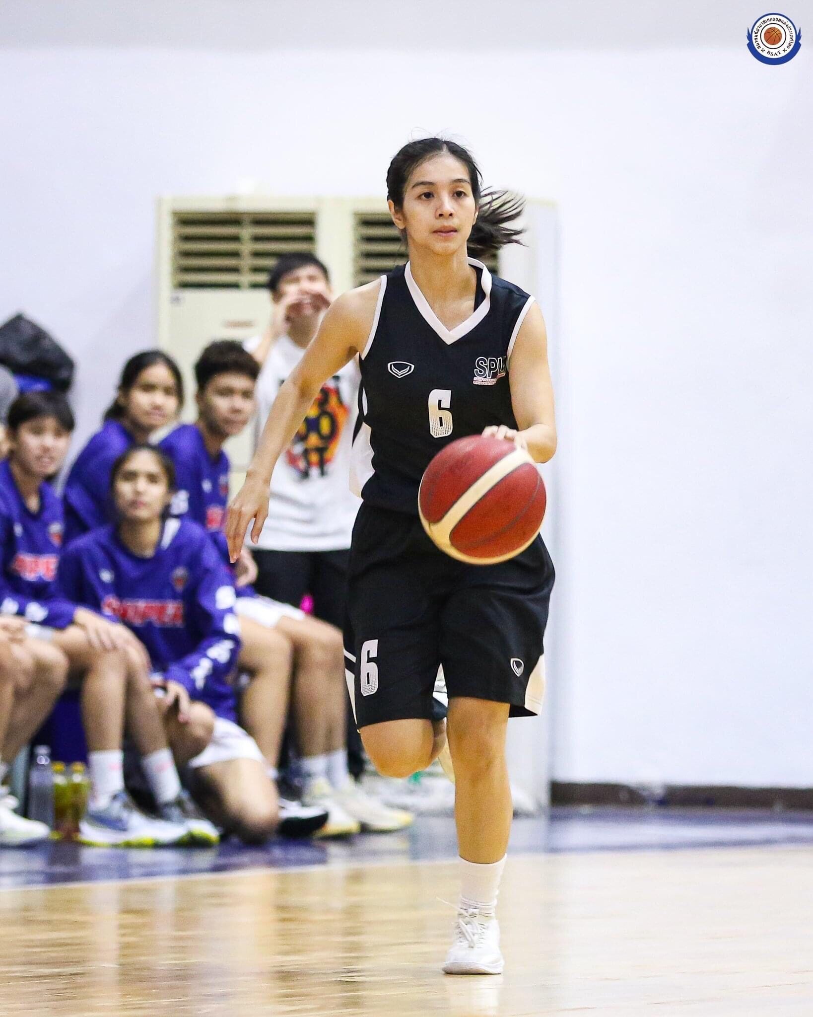 Sniper girl buried Sripatum University - 'Rujiwan' MVP wins the PTT women's basketball ...