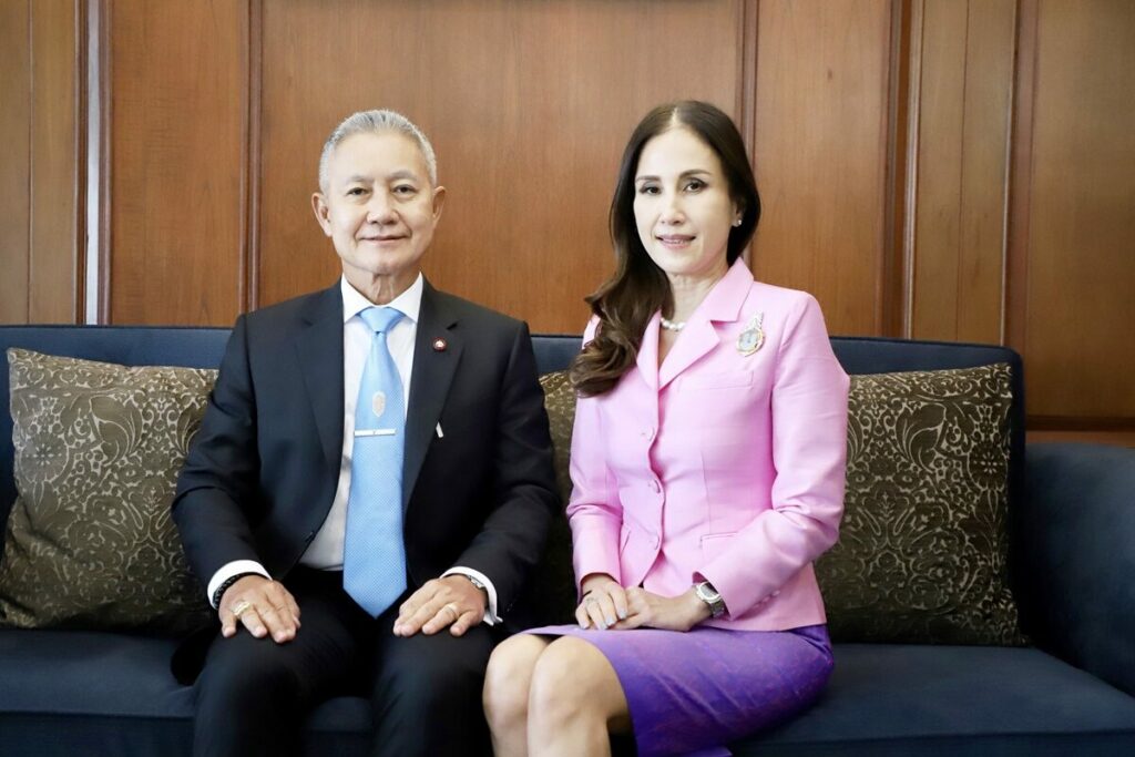 ดร.ปาริสา อิศรเสนา กนกนาก หลังบ้าน 'ประธานศาลอุทธรณ์' เปิดใจกำไรชีวิต ...