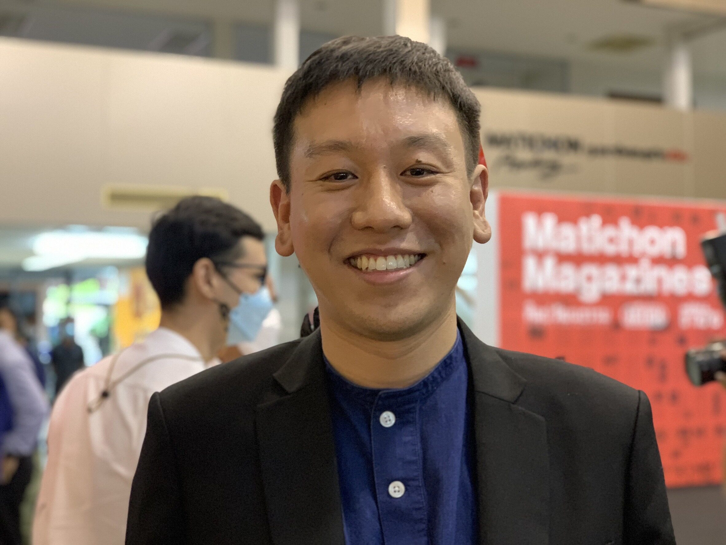 ‘ศานนท์’ รับมอบหนังสือ-นิตยสารในโครงการชุมชนอุดมปัญญา ตื่นเต้น ก้าวใหม่ ‘ศิลปวัฒนธรรม’ จ่อควัก ...