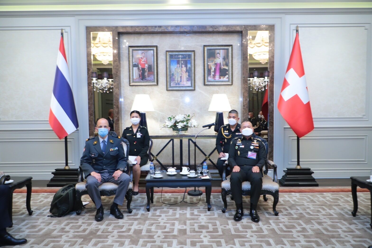 'บิ๊กบี้' ต้อนรับ ผช.ทูตทหารสวิสเข้ารับตำแหน่งใหม่ พร้อมกระชับความ ...