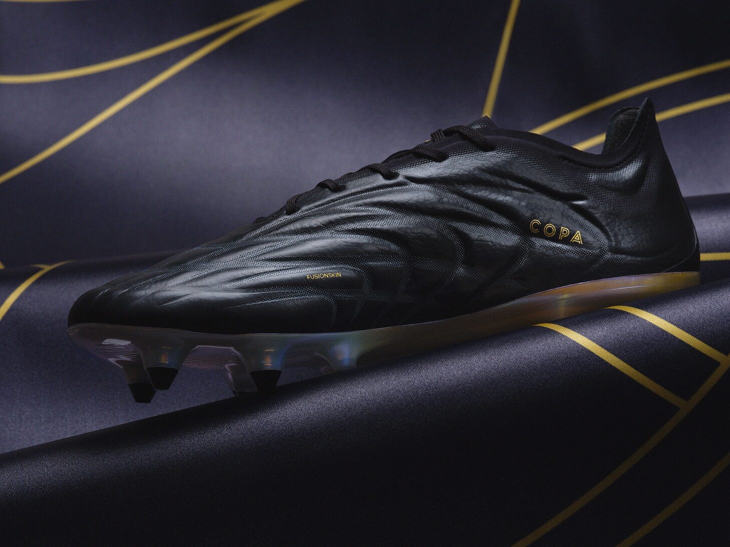 อาดิดาสเปิดตัว 'COPA PURE' สตั๊ดรุ่นลิมิเต็ด