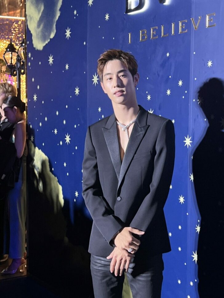 ออร่ากระจาย! 'มาร์ค ต้วน' GOT7 ร่วมเปิดไฟคริสต์มาสแบรนด์หรู Bvlgari