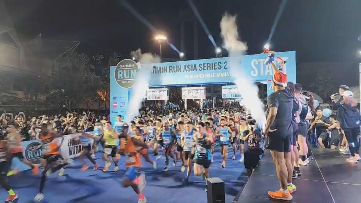 ชัชชาติขาตึง แต่ถึงเส้นชัย ใส่หมวกซานต้าวิ่ง GARMIN RUN ASIA SERIES 2022