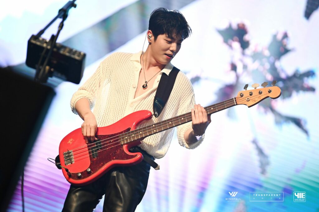 เจอกันในรอบ 7 ปี 'The Rose' แสดงสดจัดเต็ม ถ่ายทอดความรักสมการรอคอย