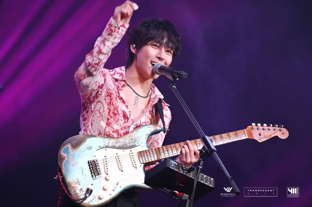 เจอกันในรอบ 7 ปี 'The Rose' แสดงสดจัดเต็ม ถ่ายทอดความรักสมการรอคอย