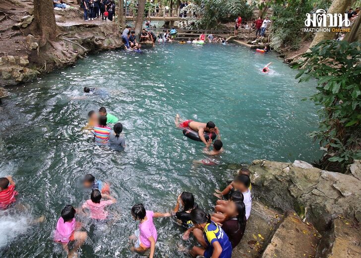 คลายร้อน! ประชาชนแห่เล่นน้ำผุดธรรมชาติป่าเขาใหญ่ ททท.เตรียมดันเป็นแหล่ง ...