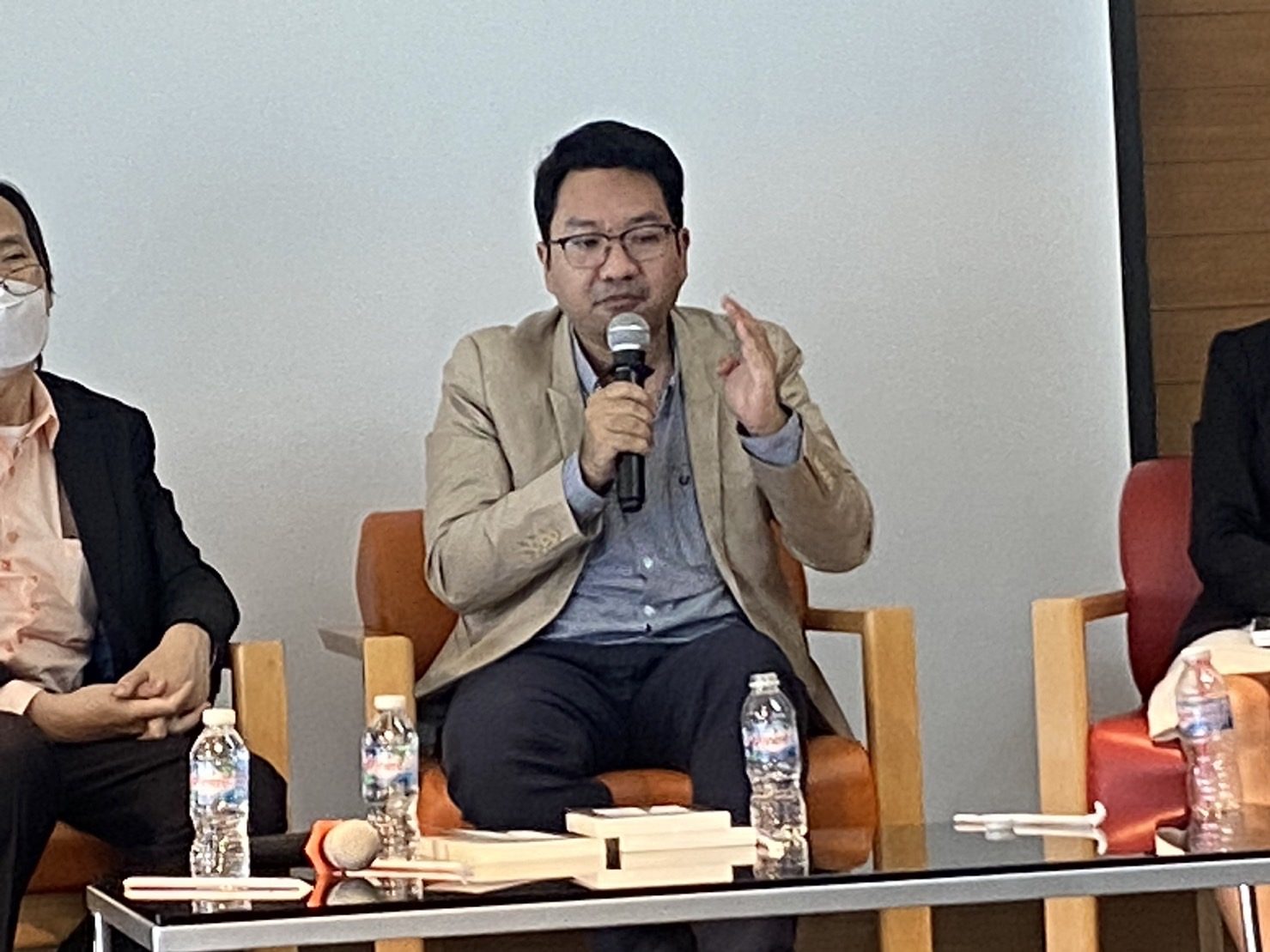 อาจารย์มธ. รุมอวยยศ ‘The Ruling game’ ชำแหละชนชั้นนำ โกยวิธี 'ชิงอำนาจ ...