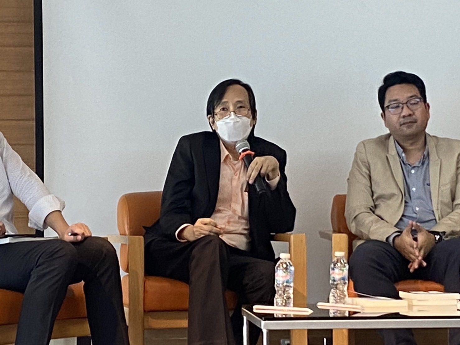 อาจารย์มธ. รุมอวยยศ ‘The Ruling game’ ชำแหละชนชั้นนำ โกยวิธี 'ชิงอำนาจ ...