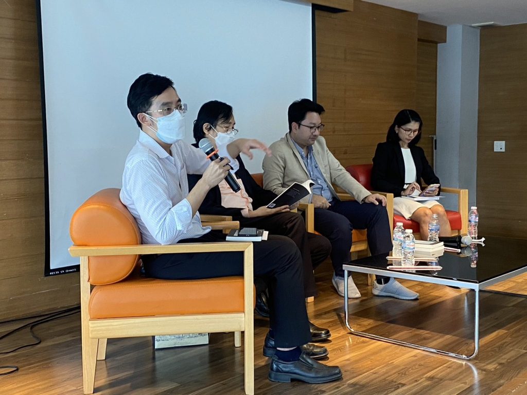 อาจารย์มธ. รุมอวยยศ ‘The Ruling game’ ชำแหละชนชั้นนำ โกยวิธี 'ชิงอำนาจ ...