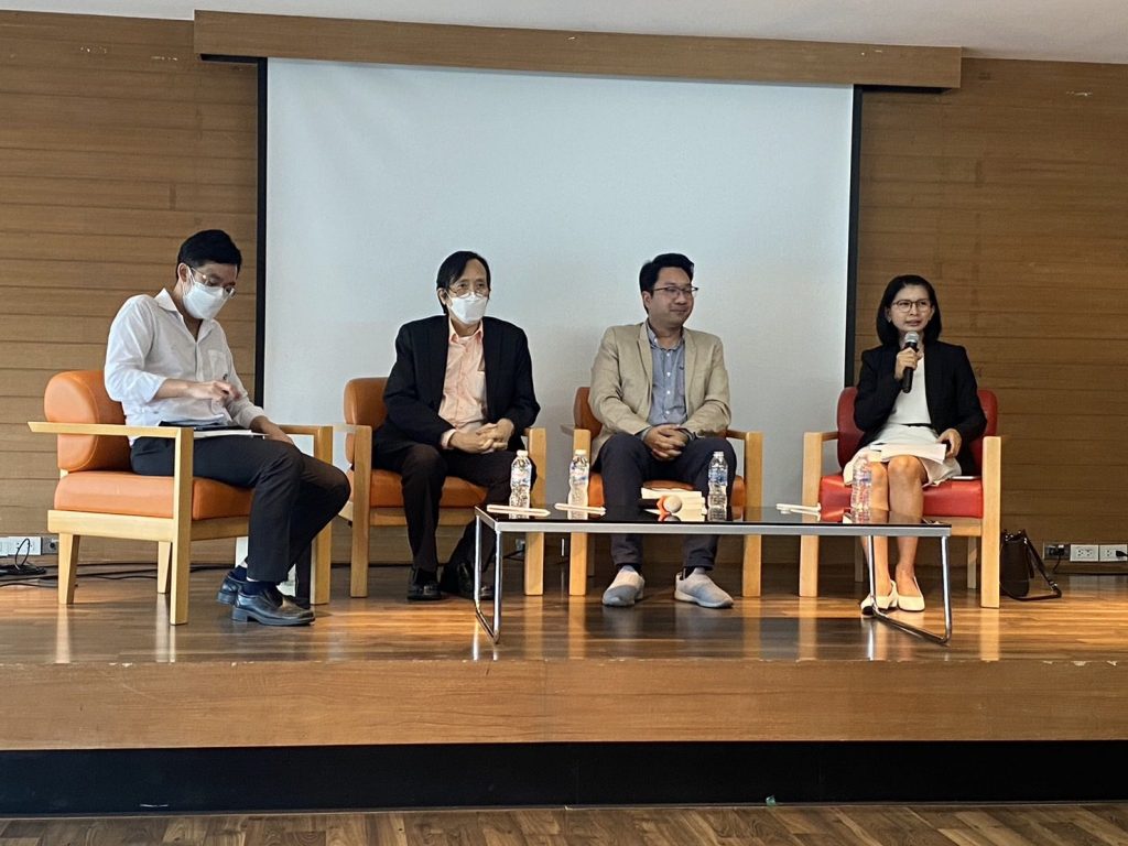 อาจารย์มธ. รุมอวยยศ ‘The Ruling game’ ชำแหละชนชั้นนำ โกยวิธี 'ชิงอำนาจ ...