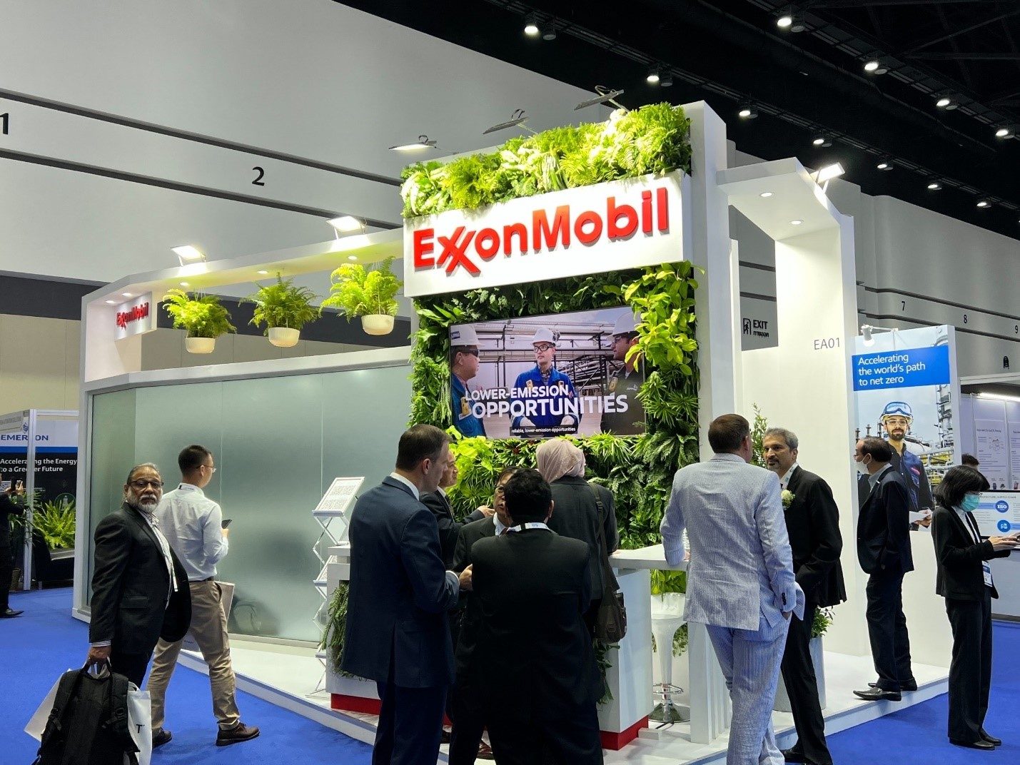 ผู้บริหารและผู้เชี่ยวชาญจาก ExxonMobil Low Carbon Solutions