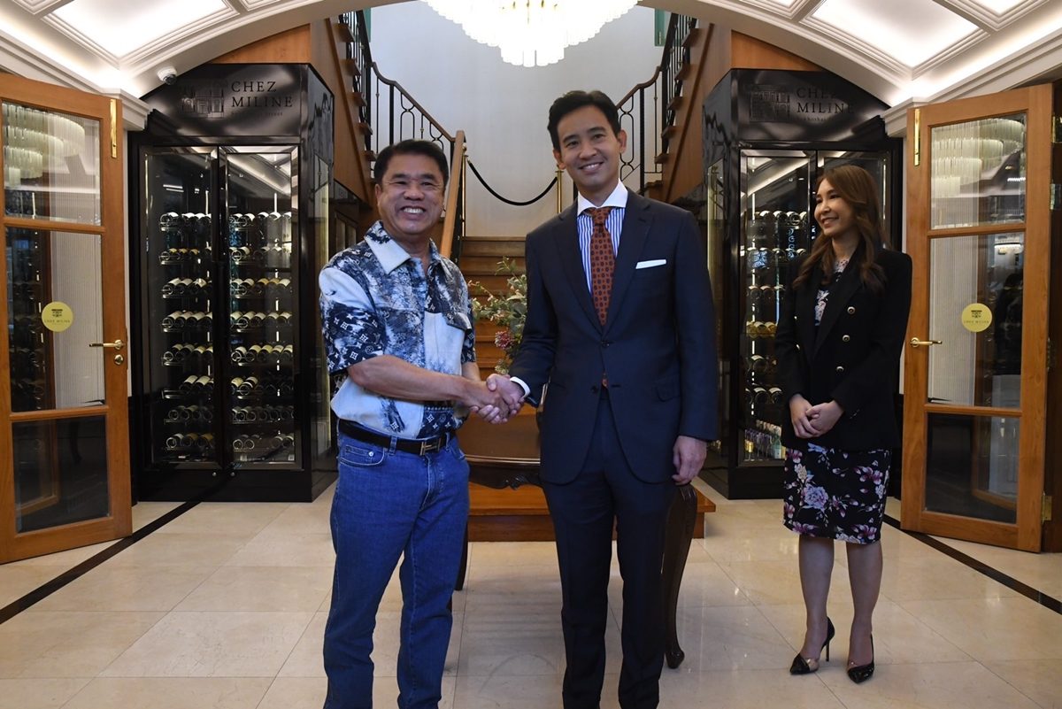 ภาพชุด นาทีพบหน้า หารือตั้งรัฐบาล บรรยากาศ ณ ร้าน CHEZ MILINE ถนนสุโขทัย