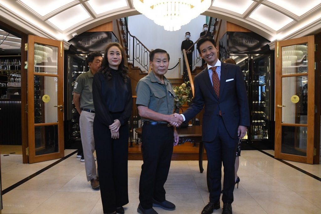 5 พรรคร่วมตบเท้า ถก 'ก้าวไกล' นัดแรก ร้าน CHEZ MILINE 'พิธา' มั่นใจตั้ง ...