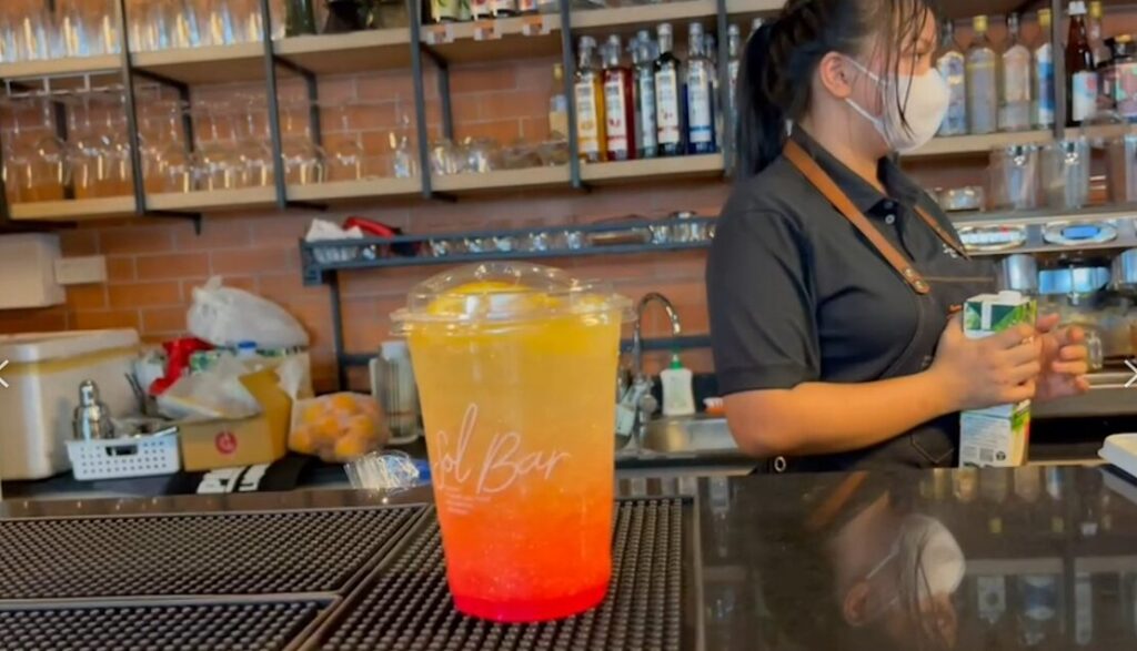 Solbar ก้าวไกล เปิด 2 เมนูใหม่ 'น้ำทิม' สื่อแดงส้มกลมเกลียว ขายจนกว่าพิธาจะเป็นนายกฯ