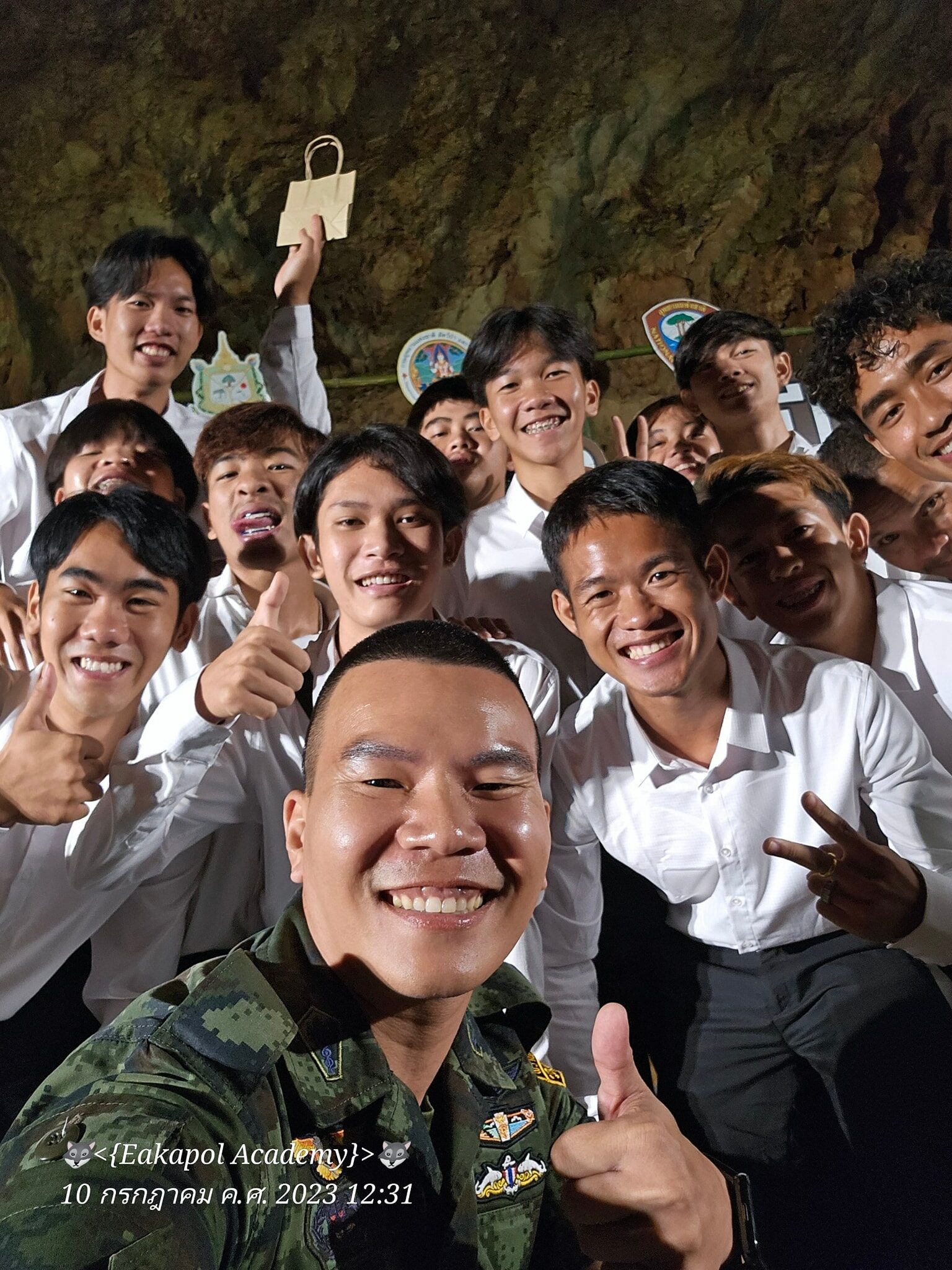 รำลึกภารกิจ 'ถ้ำหลวง' ครบรอบ 5 ปี 'หมอภาคย์' เซลฟี่กับทีมหมูป่าในปัจจุบัน