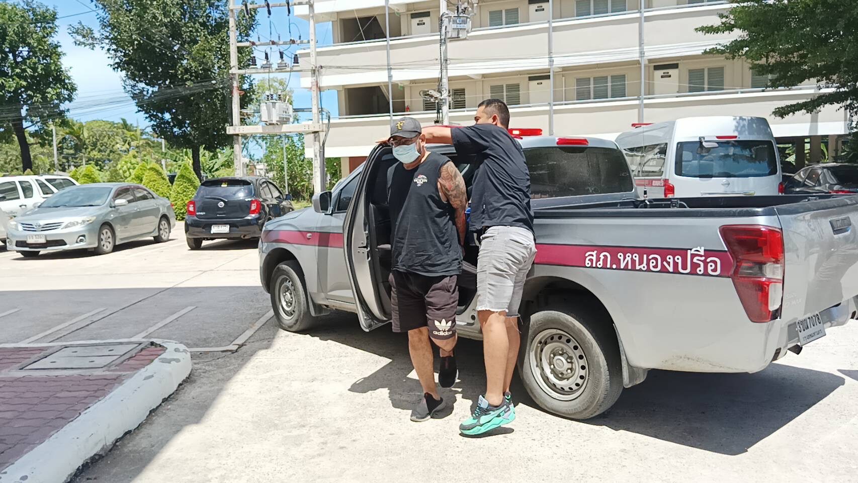 ตำรวจนำตัว ซาฮ์รูค มาสอบสวน หลังเมื่อคืนแยกขัง กับ 3 ผู้ต้องหาที่ถูก ...