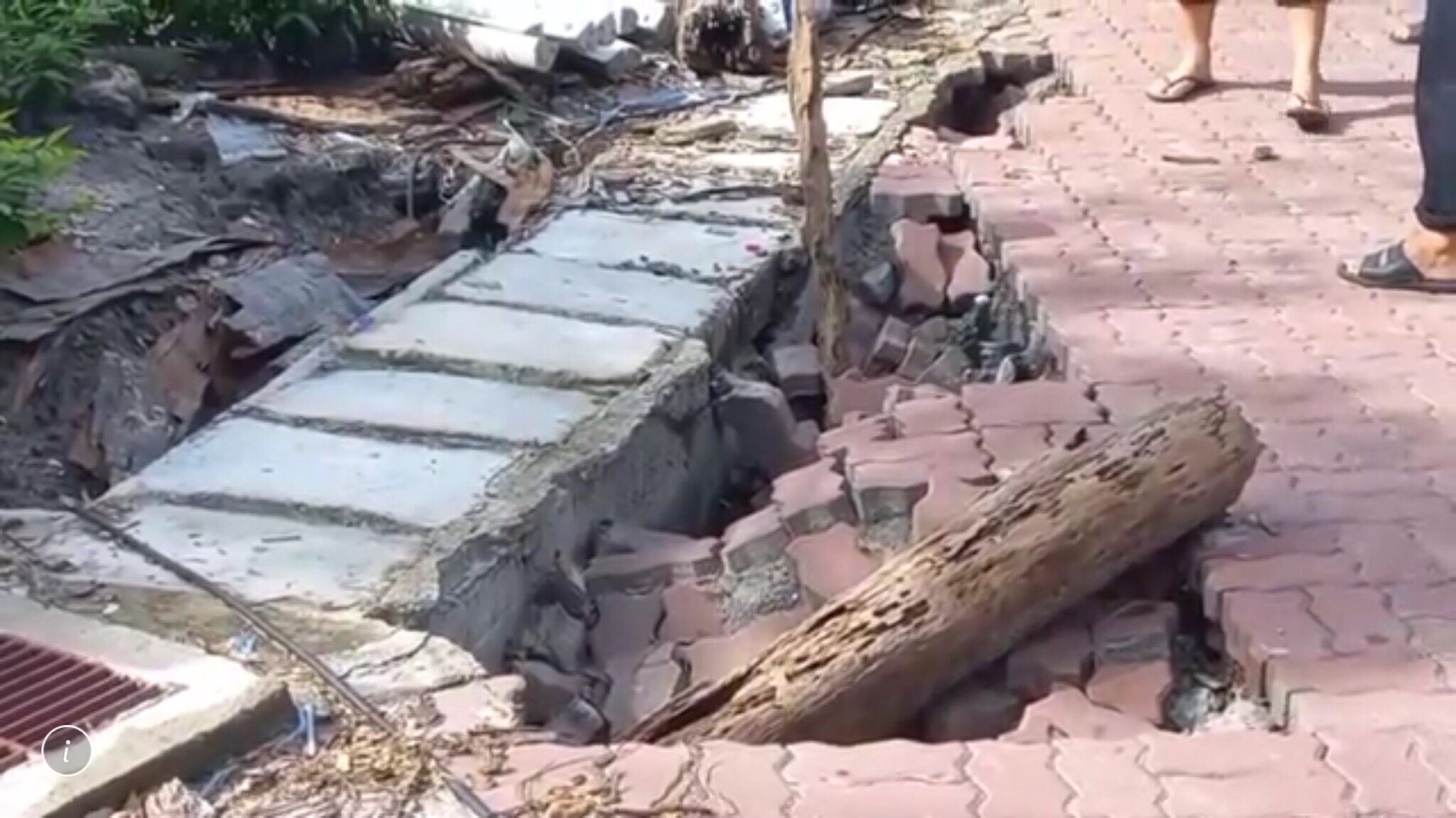 ป.ป.ช.ตรัง ลุยตรวจโครงการสร้างถนน 21 ล้าน ใช้ 4 เดือน พังแล้ว ชาวบ้านโอด เดือดร้อนหนัก