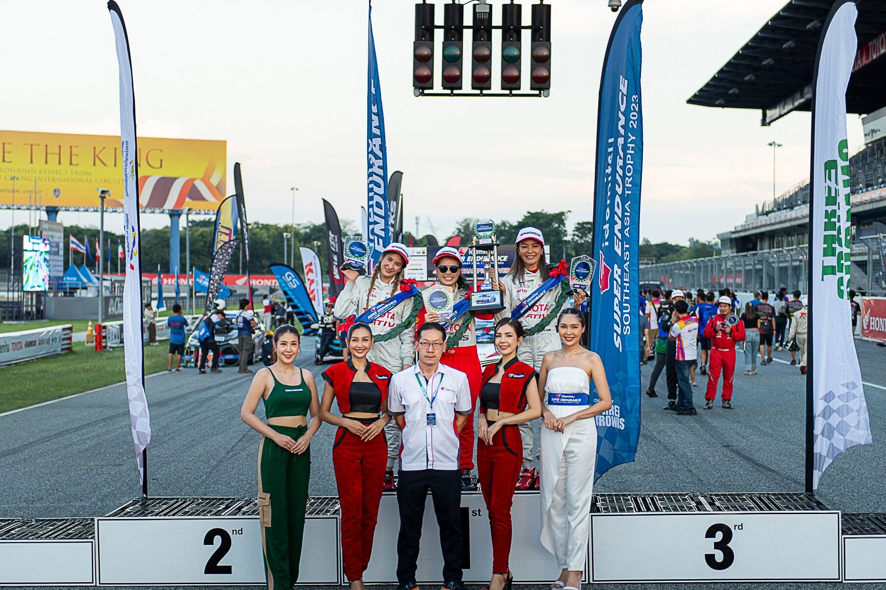 ‘โตโยต้า กาซู’ เหมาโพเดียม คว้าทริปเปิ้ลแชมป์ 3 รุ่น ซิ่งเอนดูรานซ์ที่บุรีรัมย์