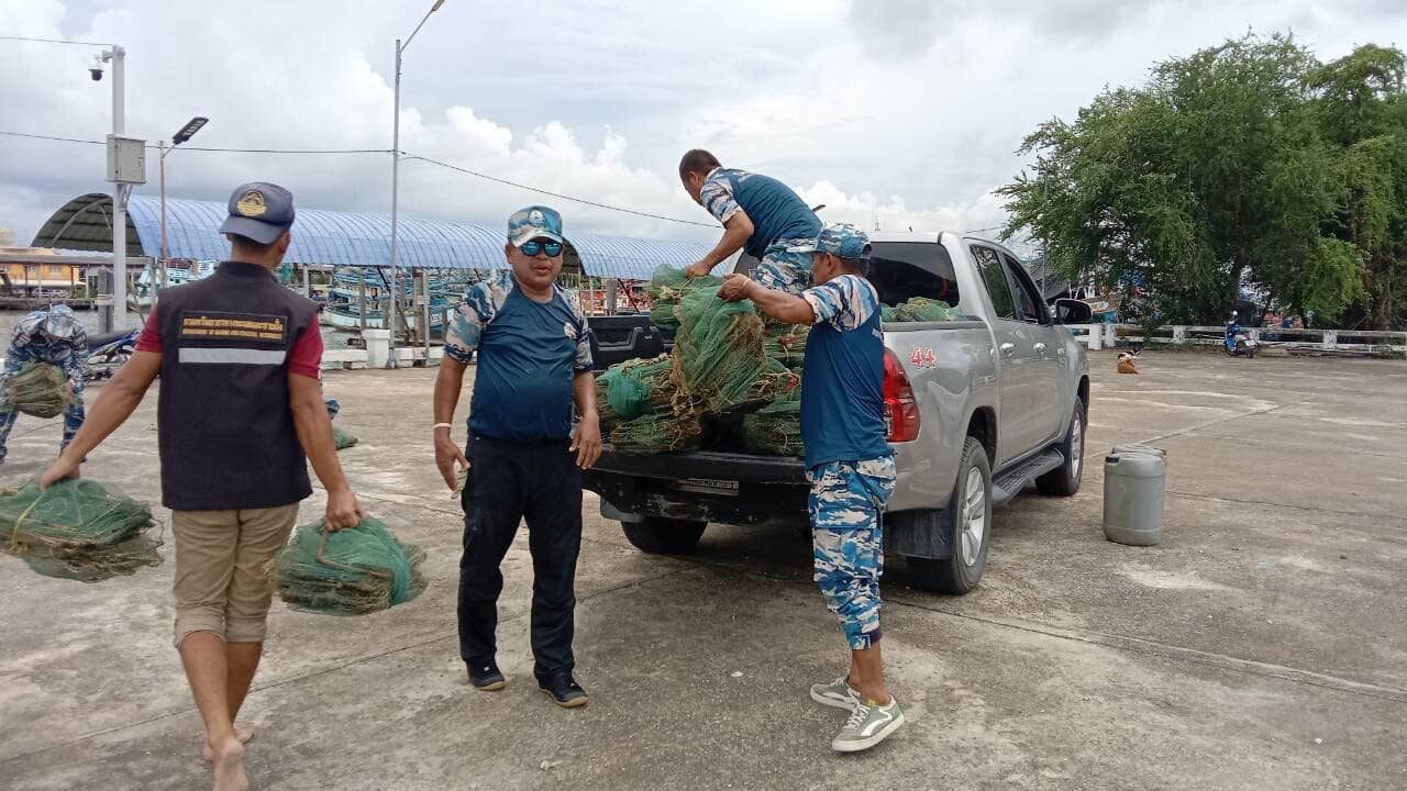 ทช.ยึด 'ไอ้โง่' เครื่องมือลักลอบจับสัตว์น้ำผิดกฎหมาย 32 ปาก อ่าวปัตตานี