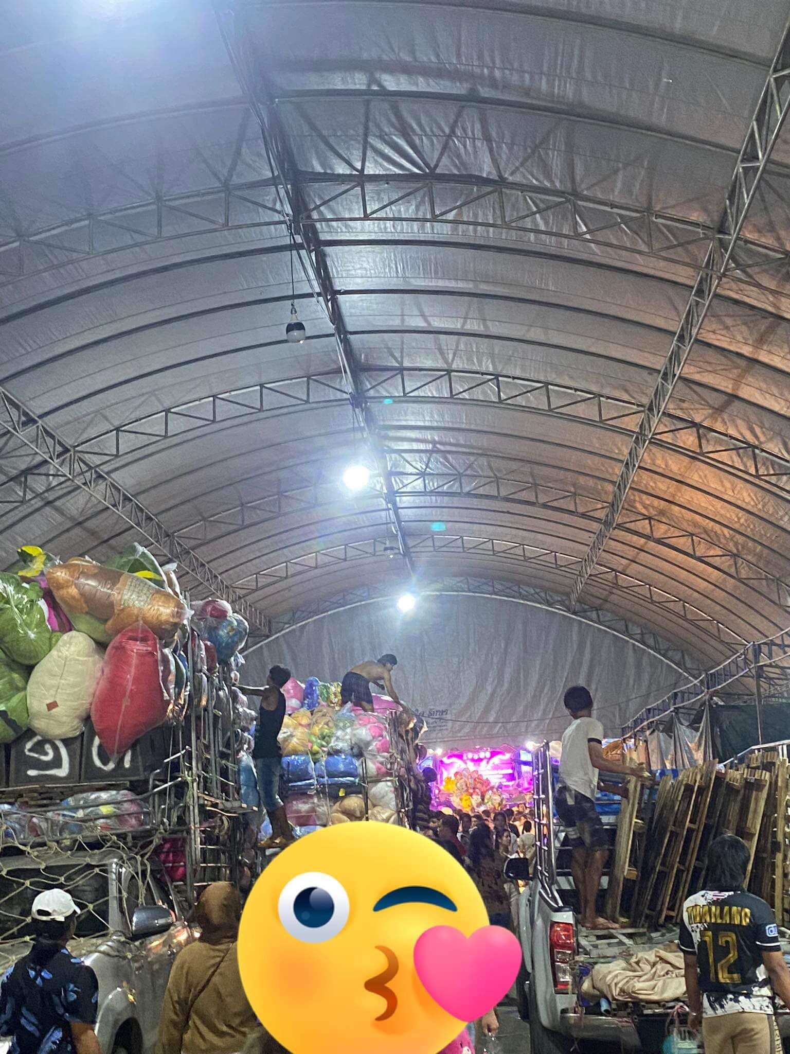 แม่ค้าปาโป่ง เดือด! ถูกหลอกเช่าที่ 3 หมื่นงานเรือพระ แต่ไม่ได้ขาย ซัด ...