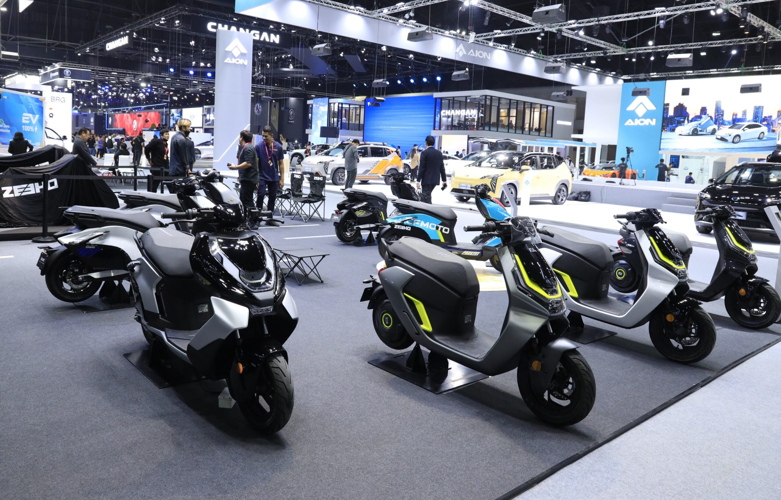 พยัคฆ์ มอเตอร์ ยั่วใจไรเดอร์ อวดโฉม ZEEHO คอนเซ็ปต์ไบค์ MAGNET และ C!TY ...