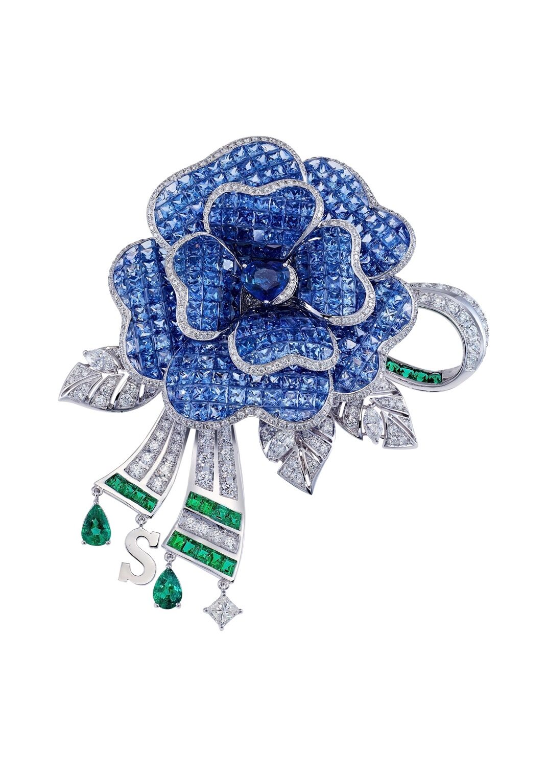 จาก 'สร้อยพระศอ' พระราชทาน ร.10 สู่ 'เครื่องประดับชั้นสูง' เจ้าหญิงดีไซเนอร์