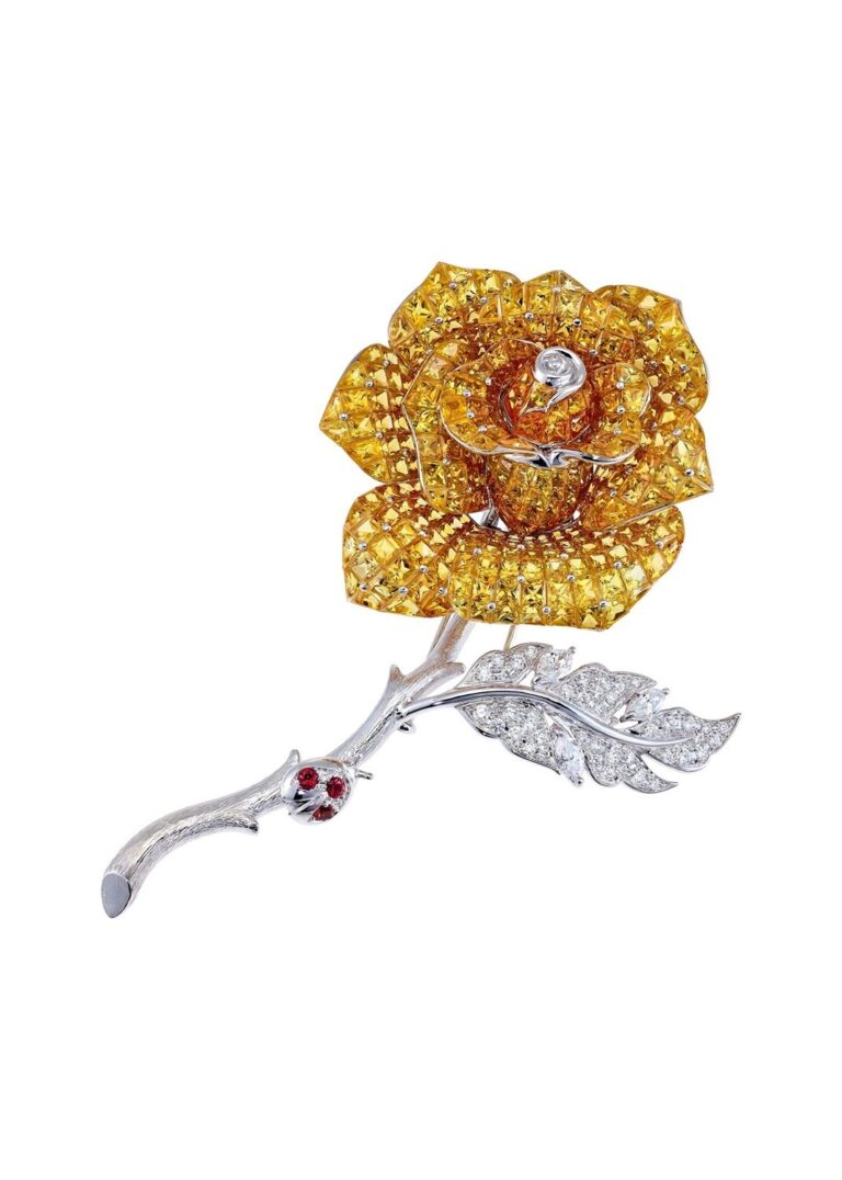 จาก 'สร้อยพระศอ' พระราชทาน ร.10 สู่ 'เครื่องประดับชั้นสูง' เจ้าหญิงดีไซเนอร์