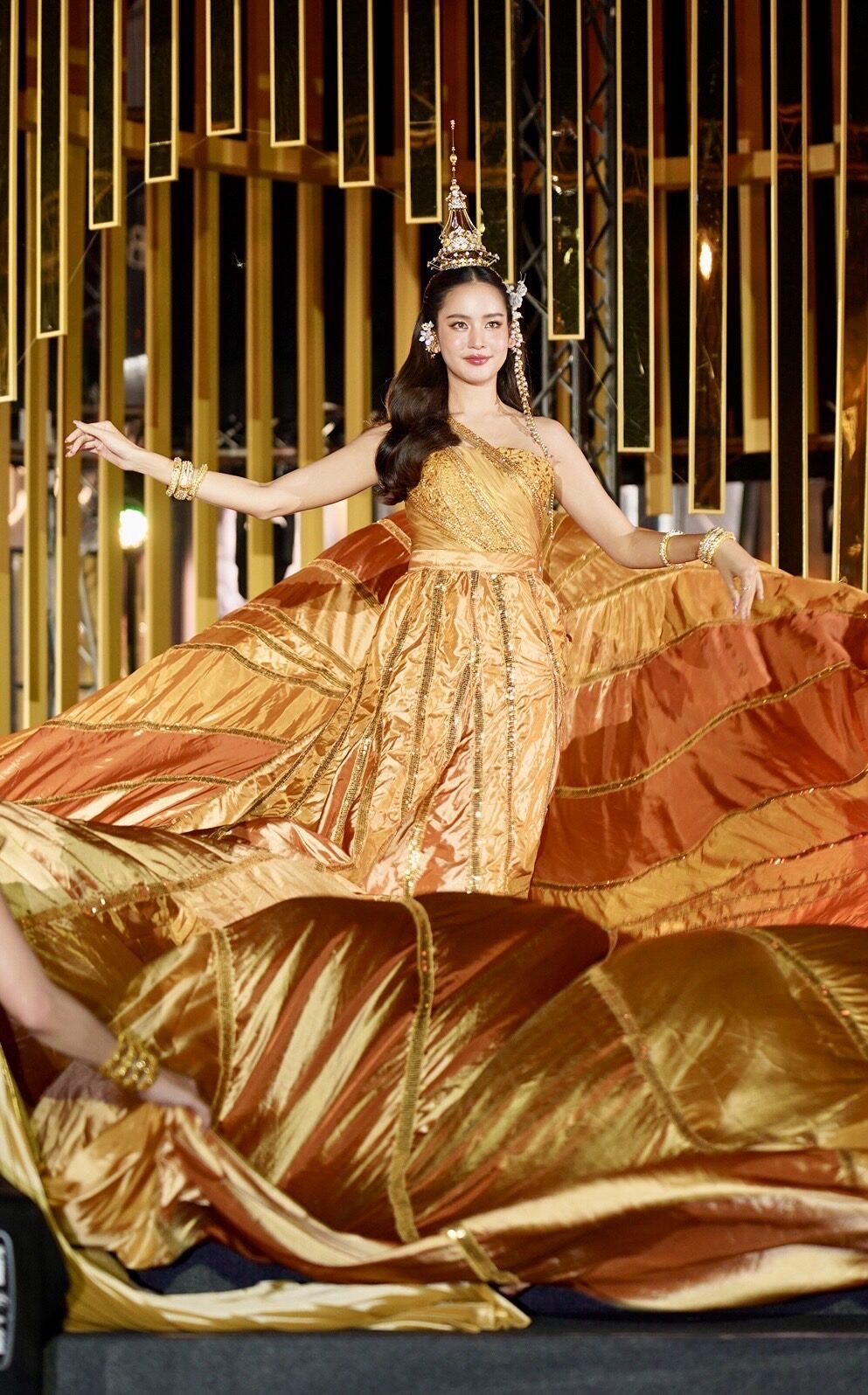 บัวขาว-โบว์ เมลดา โชว์ศิลปวัฒนธรรมไทย หนุน Soft Power สะกดสายตาต่างชาติ